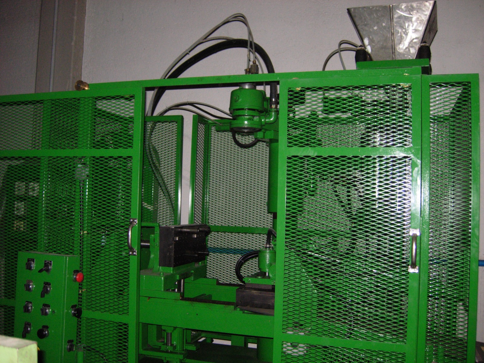 Bianchi 2.5 L Pneumatic Core Blowing Machine - Dimas